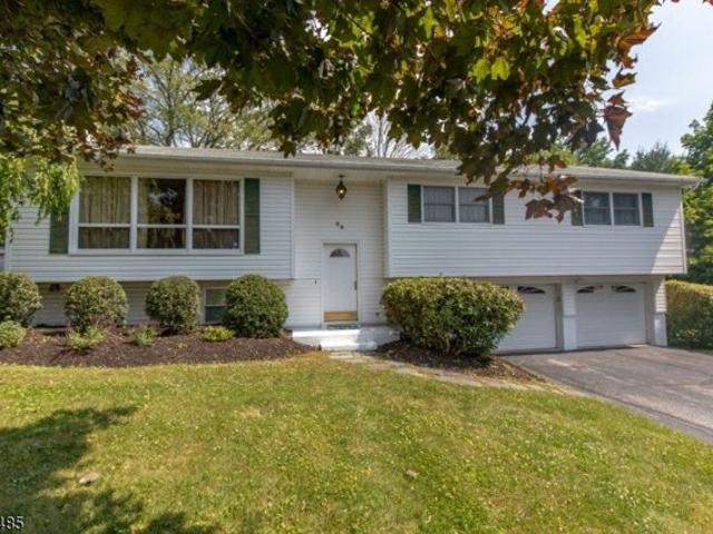 Elizabeth Dr, Wantage Township, Home For Sale