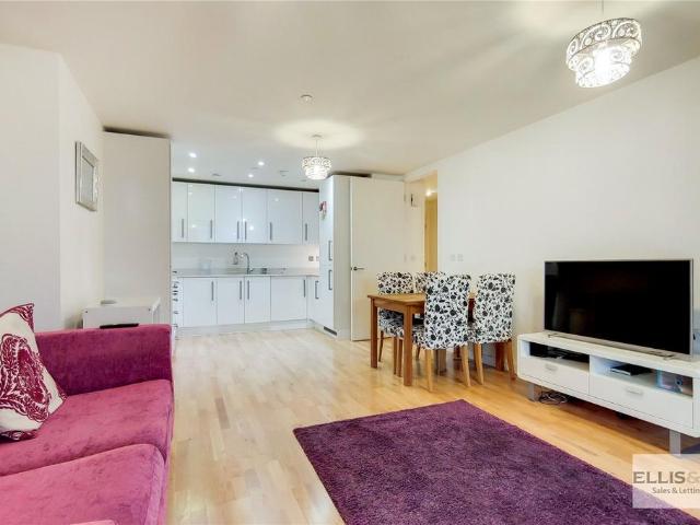 Elizabeth House, 341 High Road. 1 bed apartment to rent £1,750 pcm £404 pw