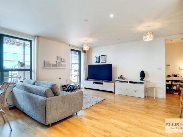 Elizabeth House, 341 High Road. 1 bed apartment to rent £1,800 pcm £415 pw