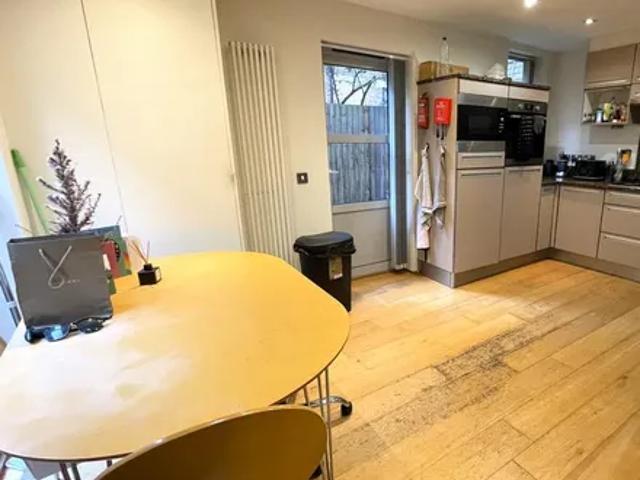 Elizabeth Mews, London, E2 8QG, United Kingdom | 3 bed house for rent #140657576 | Rentberry