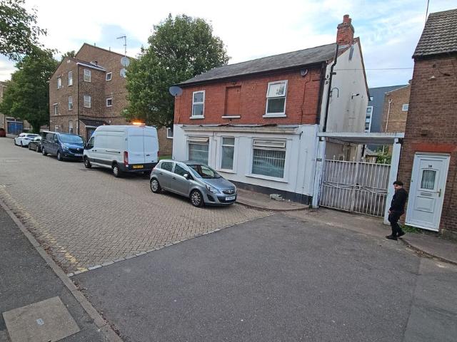 Elizabeth Street, Luton LU1, 1 bed flat to rent, £1,100 pcm | PrimeLocation