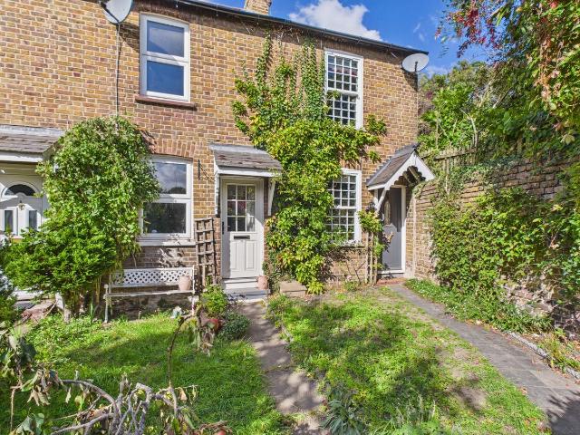 Elizabeth Place, High Street, Farningham, Kent DA4, 1 bed flat to rent, £1,300 pcm | PrimeLocation