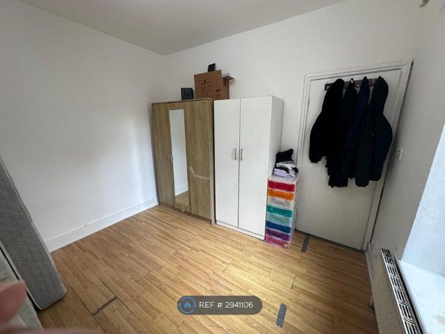 Elizabeth Road, London E6, 3 bed flat to rent, £2,100 pcm | PrimeLocation