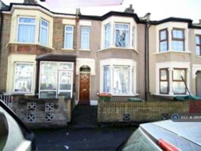 Elizabeth Road, London, E6 2 bed maisonette to rent £1,995 pcm £460 pw