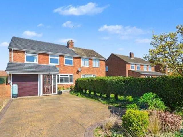Elizabeth Way, Earls Barton, 3 Bedroom Semi detached