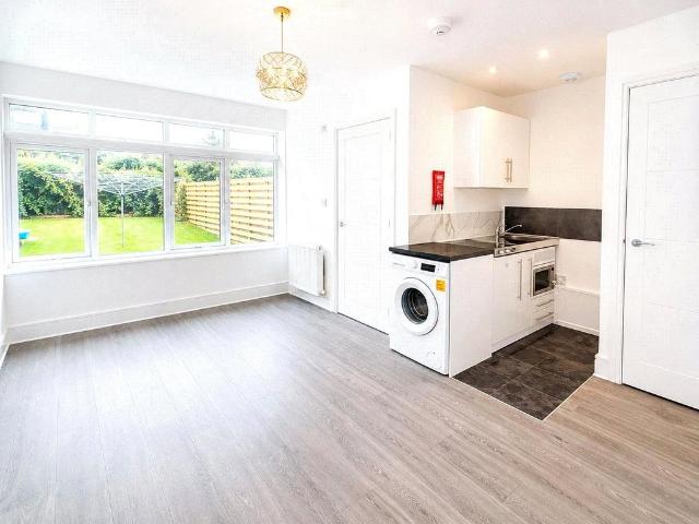 Elizabeth Way, Harlow, Essex, CM19 Studio to rent £1,000 pcm £231 pw