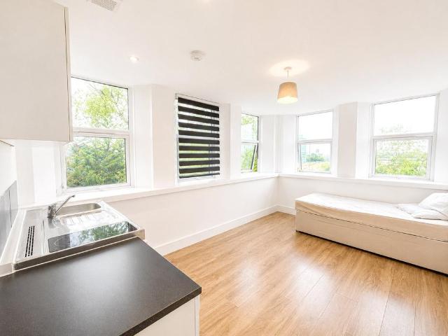 Elizabeth Way, Harlow, Essex, CM19 Studio to rent £1,000 pcm £231 pw