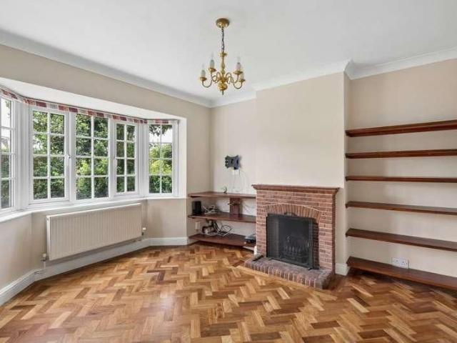 Elizabeth Way, Stoke Poges, SL2