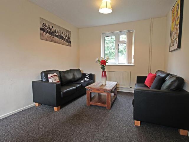 Elizabeth Walk, Northampton NN1, Room to rent, £499 pcm | PrimeLocation
