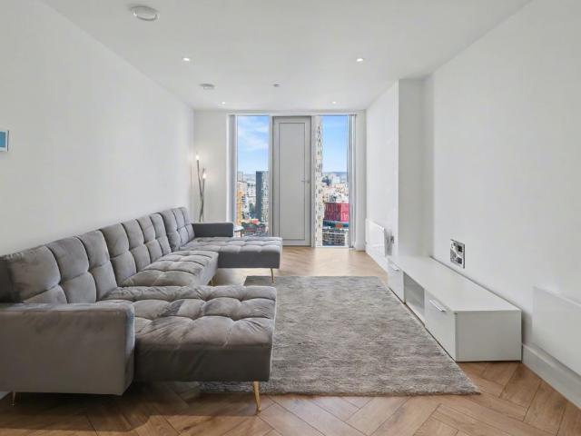 Elizabeth Tower, 141 Chester Road, Manchester M15, 2 bed flat to rent, £1,800 pcm | PrimeLocation