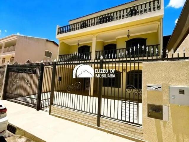 Elizeu DF Imobiliária vende sobrado com 6 quartos na QE 26, Guará II SO1701
