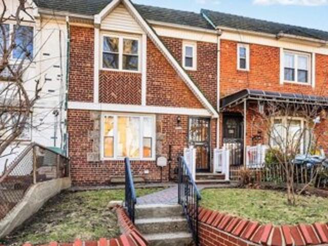 Eliot Ave, Middle Village, Home For Sale