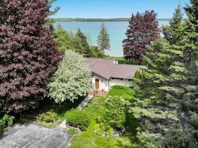 Elk Lake Trl, Williamsburg, Home For Sale