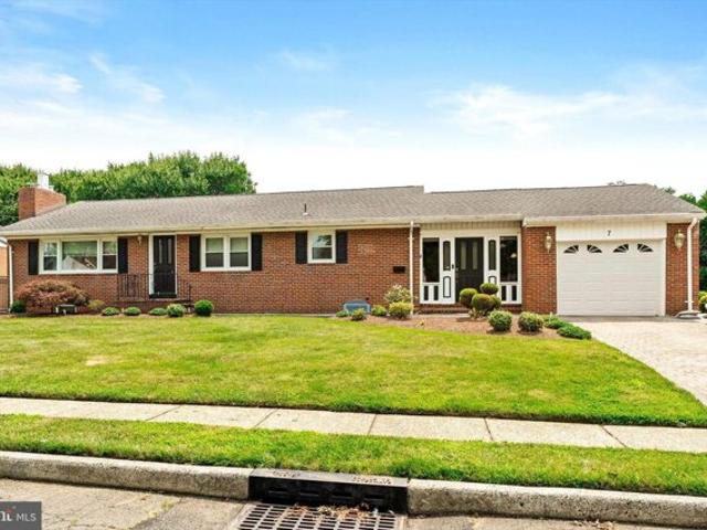 Elkshead Ter, Hamilton, Home For Sale