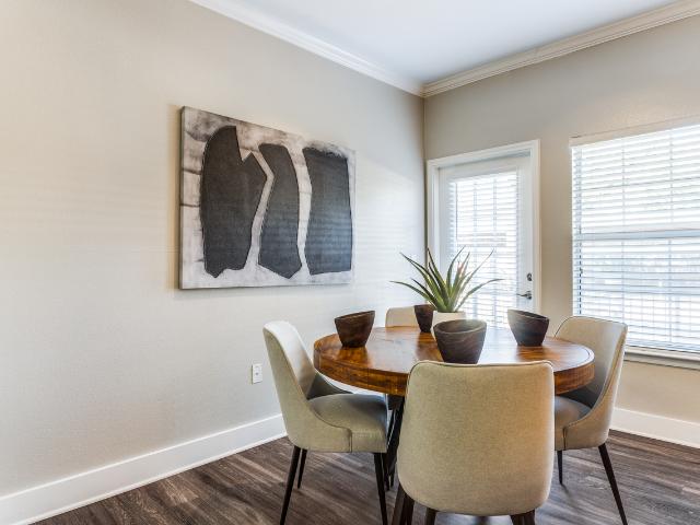Ellwood at Lake Travis 2 Bedroom Apartment for Rent at 7655 N Fm 620 Rd, Austin, TX 78726