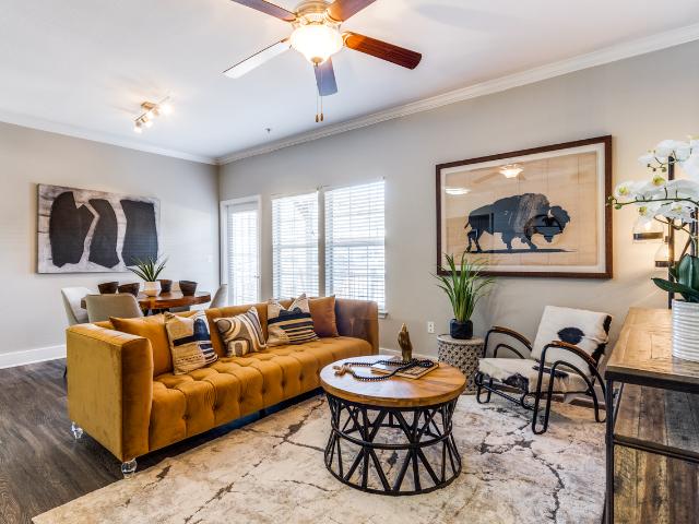 Ellwood at Lake Travis 2 Bedroom Apartment for Rent at 7655 N Fm 620 Rd, Austin, TX 78726