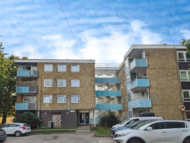 Ellwood Avenue, Southampton SO19 2 bed flat to rent £1,075 pcm £248 pw