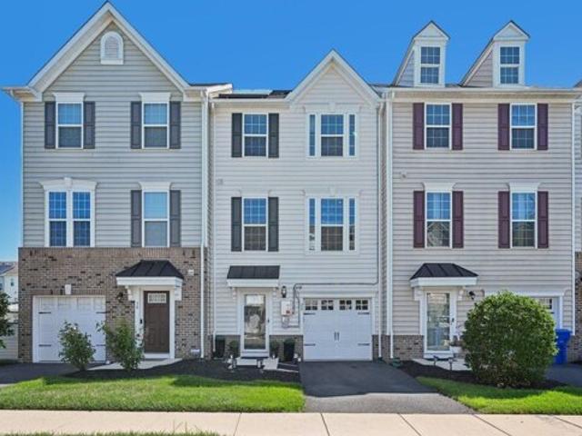 Ella Ln, Mount Holly, Home For Sale