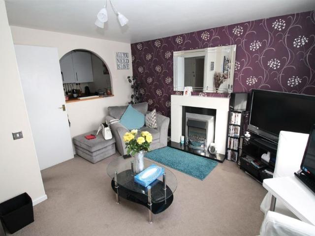 Ellan Hay Road, Bradley Stoke, BS32