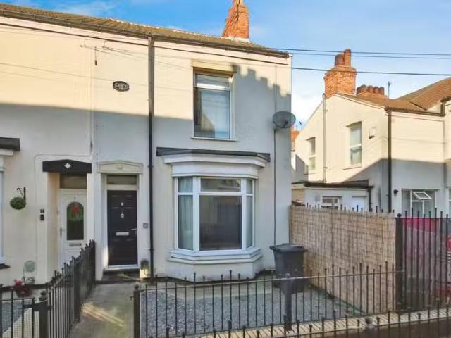 Ellens Villas, Holland Street, Hull. 2 bed end of terrace hous.