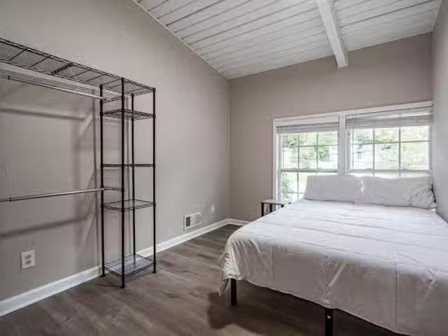 Ellenwood Living: Comfort and Style id. 9677