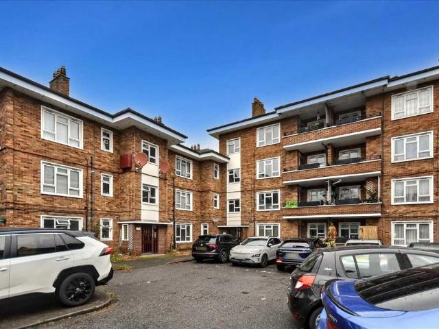 Ellesmere Court, Chiswick, Chiswick 1 bed flat to rent £1,798 pcm £415 pw