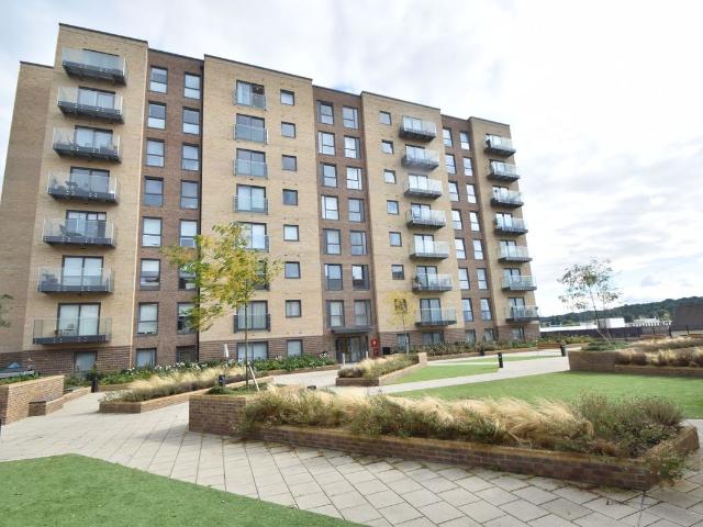 Ellesmere Court, Stirling Drive, Luton, Bedfordshire LU2, 1 bed flat to rent, £1,250 pcm | PrimeLocation