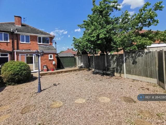 Ellesmere Avenue, Derby, DE24 2 bed semi detached house to rent £1,020 pcm £235 pw
