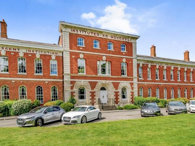 Ellesmere Place KT12, 2 bed flat to rent, £2,250 pcm | PrimeLocation