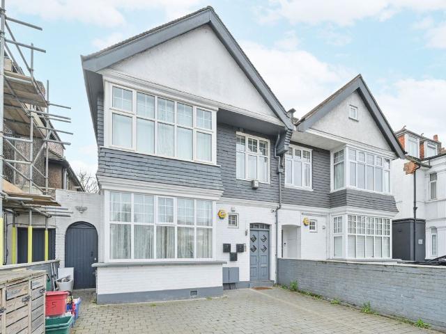 Ellesmere Road, Chiswick, London W4, 3 bed flat to rent, £4,000 pcm | PrimeLocation
