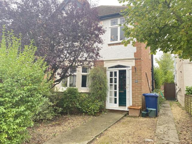 Ellesmere Road, Iffley, Oxford. 3 bed semi detached house to rent £1,950 pcm £450 pw