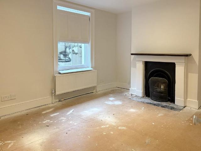 Ellesmere Road, London E3 1 bed flat to rent £2,000 pcm £462 pw