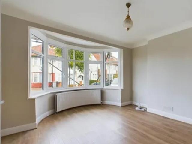 Ellesmere Road, London, NW10 1LH, United Kingdom | 3 bed duplex for rent #166933781 | Rentberry