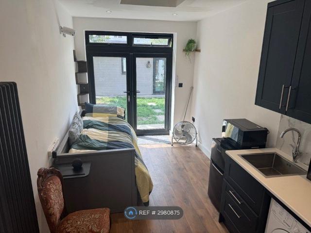 Ellesmere Road, London NW10, Room to rent, £1,400 pcm | PrimeLocation