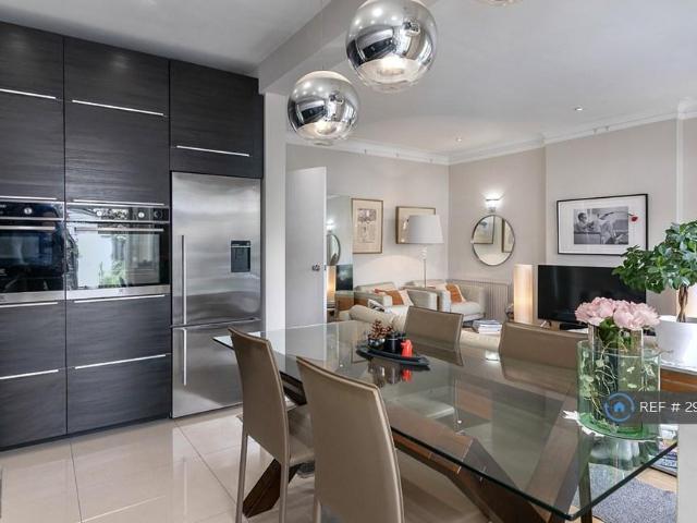 Ellesmere Road, London, W4 3 bed maisonette to rent £4,500 pcm £1,038 pw