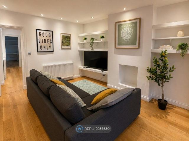 Ellesmere Road, London W4, 2 bed flat to rent, £2,950 pcm | PrimeLocation
