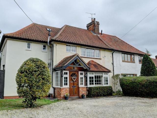 Ellesborough Road, Little Kimble. 3 bed semi detached house to rent £1,995 pcm £460 pw