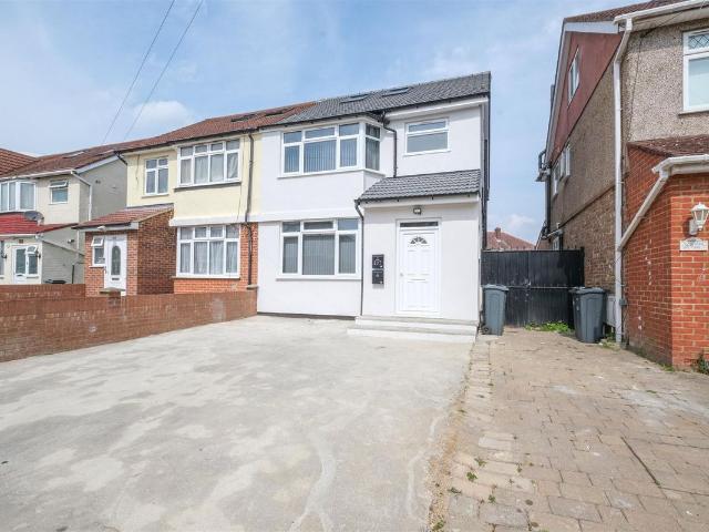 Ellerdine Road, Hounslow TW3, 2 bed maisonette to rent, £2,000 pcm | PrimeLocation