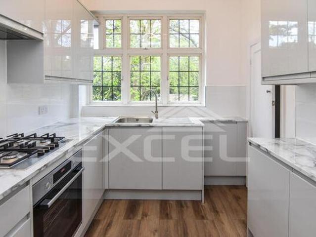 Ellerton Lodge, East End Road, 2 Bedroom Apartment
