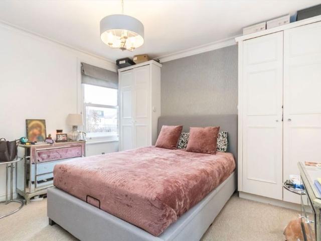 Ellerton Road, KT6, London