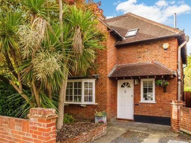 Ellerton Road, Surbiton, 3 Bedroom Semi detached