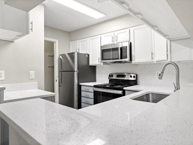 Ellevate North Charleston 1 Bedroom Apartment for Rent at 2225 Greenridge Rd, North Charleston, SC 29406