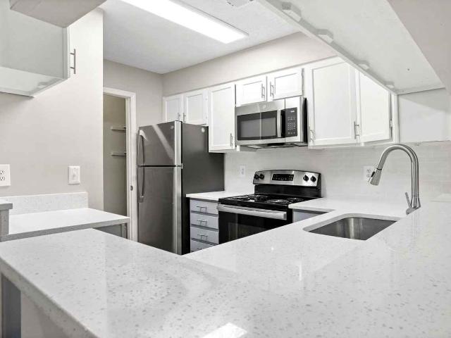 Ellevate North Charleston 1 Bedroom Apartment for Rent at 2225 Greenridge Rd, North Charleston, SC 29406