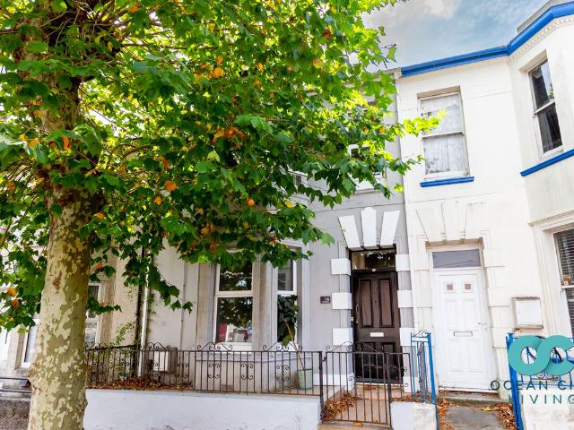 Elliott Road, Plymouth PL4, 1 bed flat to rent, £895 pcm | PrimeLocation