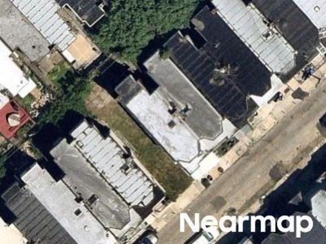 Elliott St