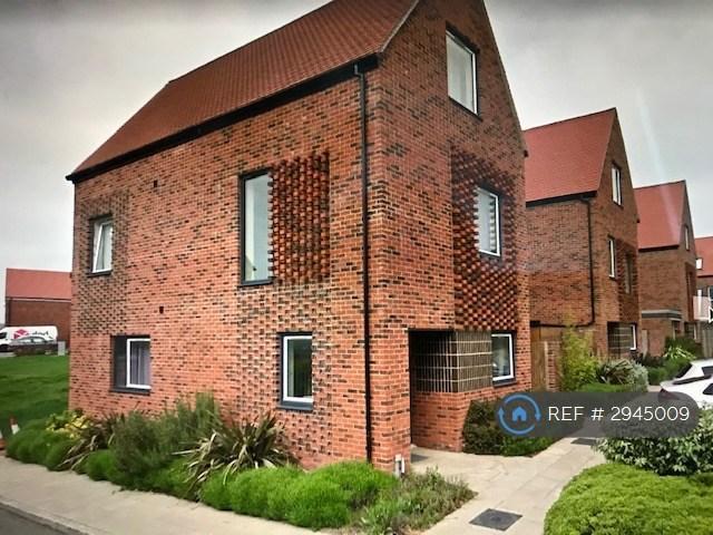Elliotts Way, Chatham, ME4 3 bed detached house to rent £1,975 pcm £456 pw