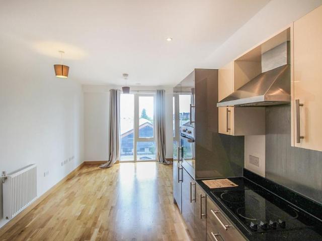 Elliot Lodge, London, SE10 1 bed flat to rent £1,850 pcm £427 pw