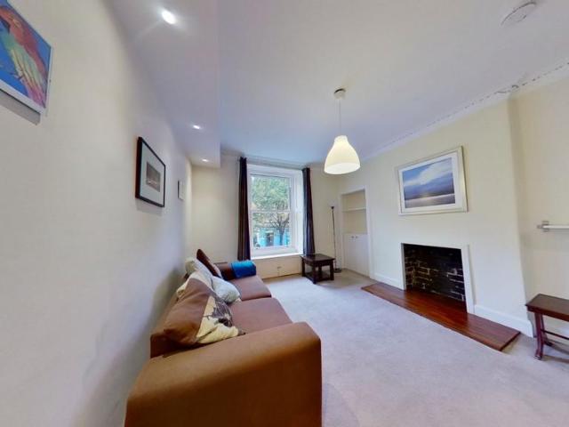 Elliot Street, Edinburgh, EH7 1 bed flat to rent £1,110 pcm £256 pw
