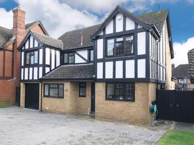 Elliot Rise, Grange Park, 5 Bedroom Detached