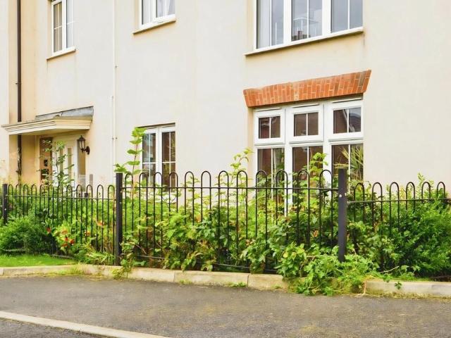 Elliot Way, Deal CT14 1 bed flat to rent £1,000 pcm £231 pw